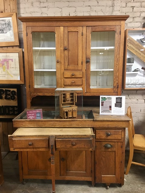 Reproduction Hoosier Cabinets Who Loves A Hoosier? | Farmgirl Bloggers